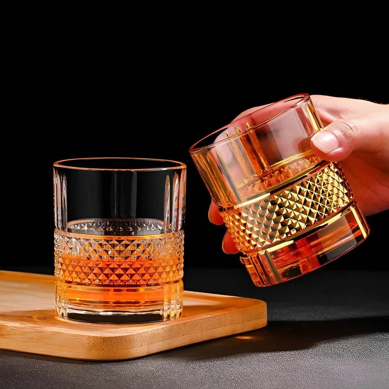 Copo de Whiskey Europeu Luxo com Detalhes Dourados - Vidro Feito à Mão ...